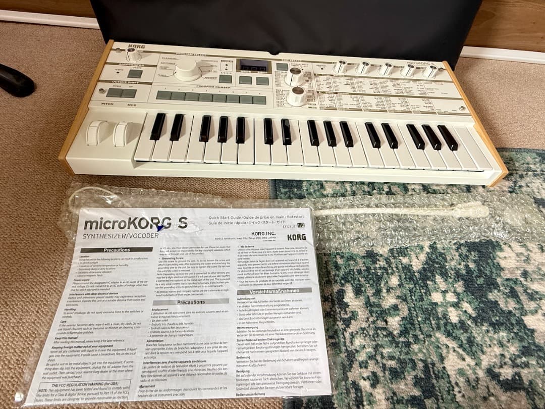 KORG microKORG S スピーカー付シンセサイザー　希少　純正バッグ