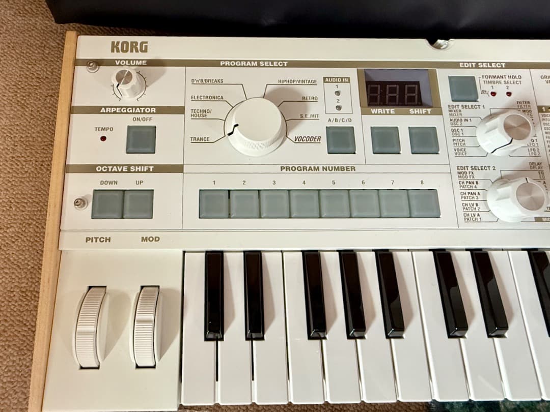 KORG microKORG S スピーカー付シンセサイザー　希少　純正バッグ
