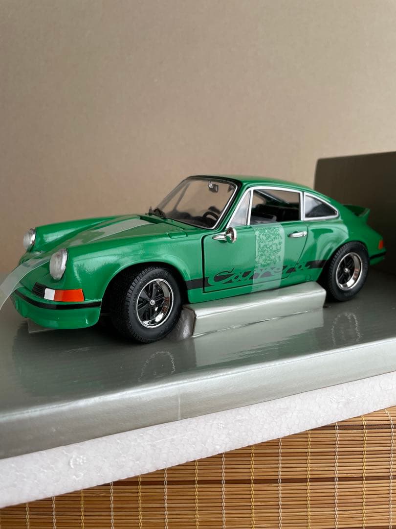 1/18 ポルシェ911RS 2.7 新品・入手困難‼︎