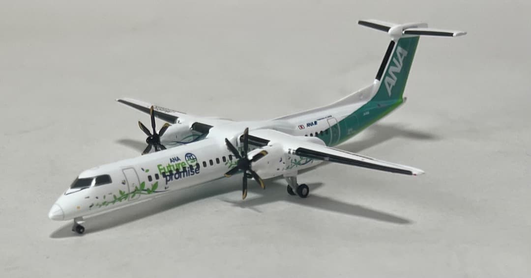 航空機・ヘリコプター ANA Dash8-Q400 JA451A eco Green