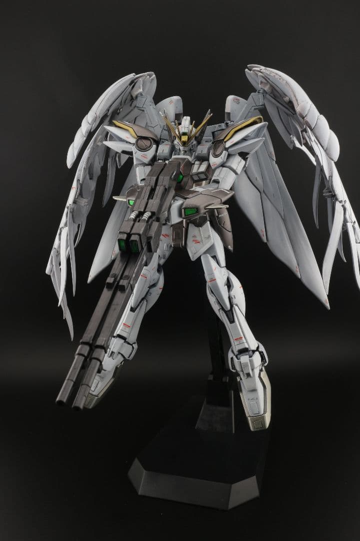 MGウイングガンダムゼロEW塗装済み　完成品