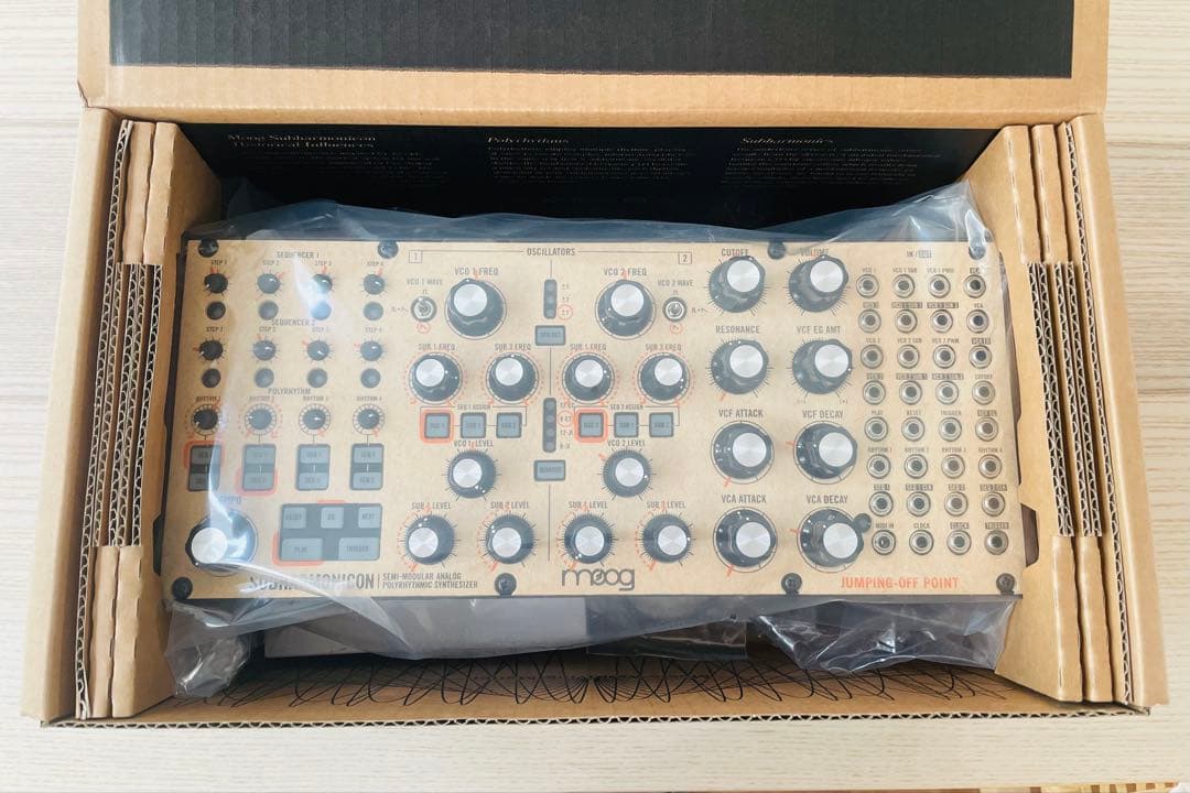 ほぼ新品 の Moog Subharmonicon モジュラーシンセ