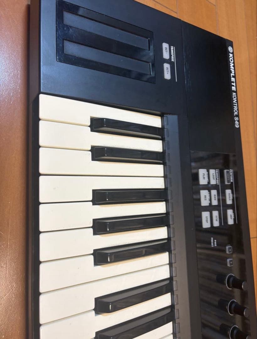 KOMPLETE KONTROL S49動作確認済み　ライセンス移行可