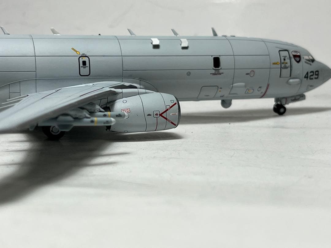アカデミー　1/144 P-8A 対潜哨戒機　（完成品）