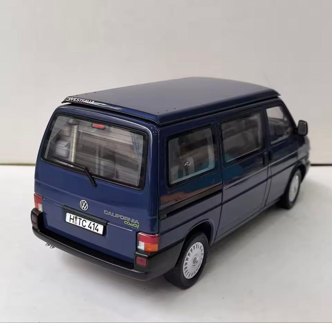 Volkswagen Westfalia 1/18スケール ミニカー
