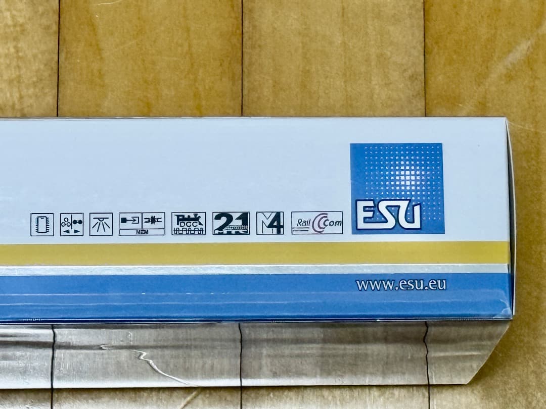 ESU31183　ドイツ T18蒸気機関車　AC/DC切替可　ほぼ新品