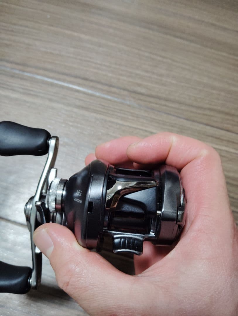 極美品！SHIMANO 22バンタムHG LEFTベイトリール HG