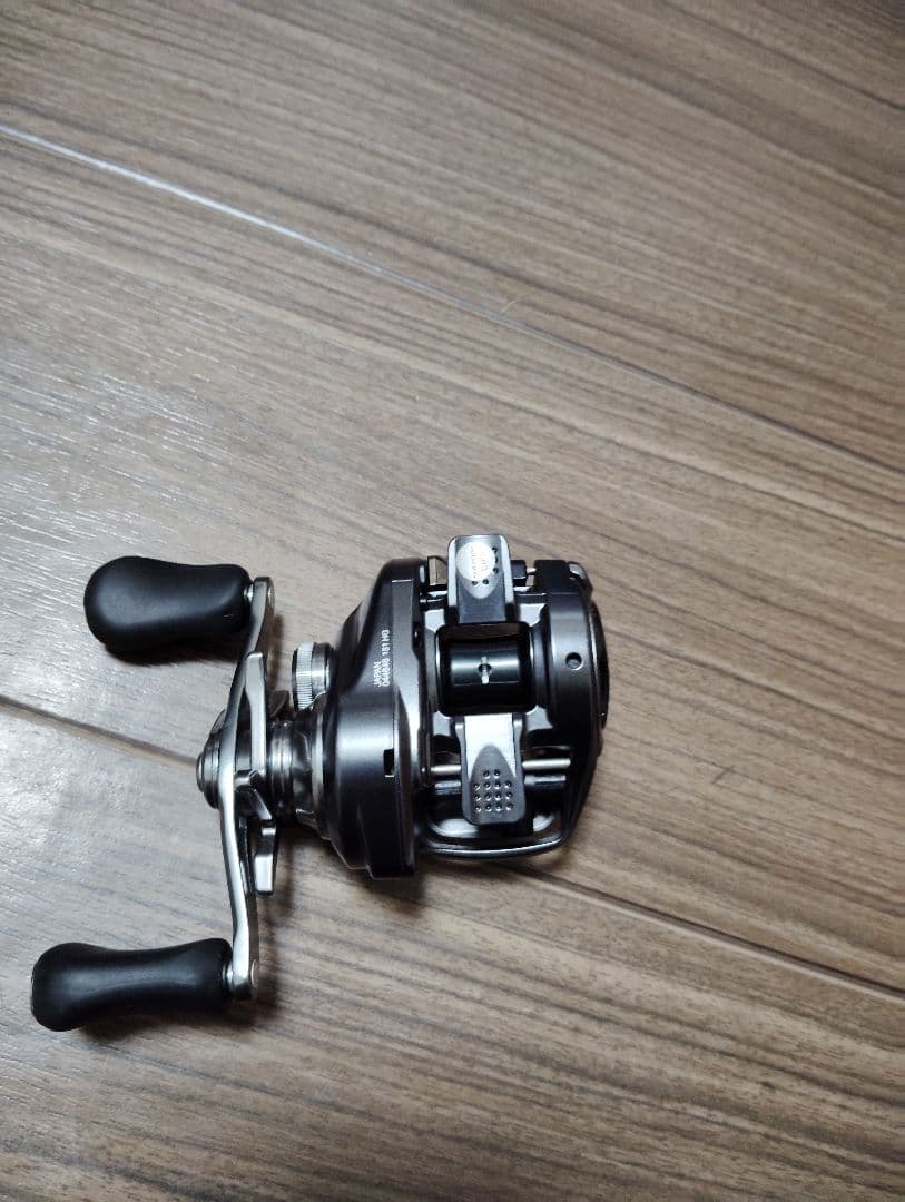 極美品！SHIMANO 22バンタムHG LEFTベイトリール HG