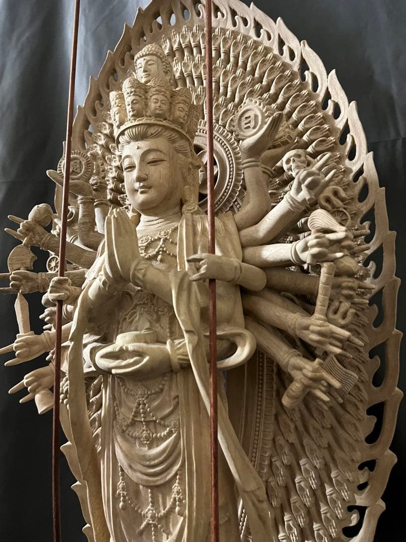 大迫力　高80cm　井波彫刻　仏教工芸品　木彫仏像　千手観音菩薩立像