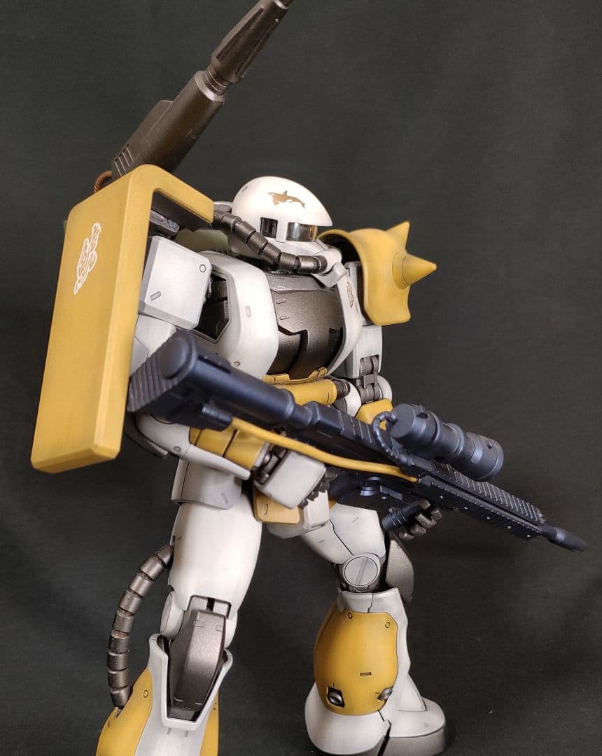 ガンプラ 塗装済完成品 MG MS-06F ザク Ver.2 ビーム兵器試験型