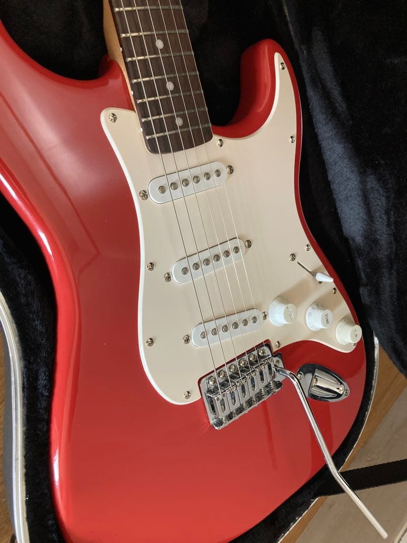 Squier Fender エレキギター ストラトキャスター　フィエスタレッド