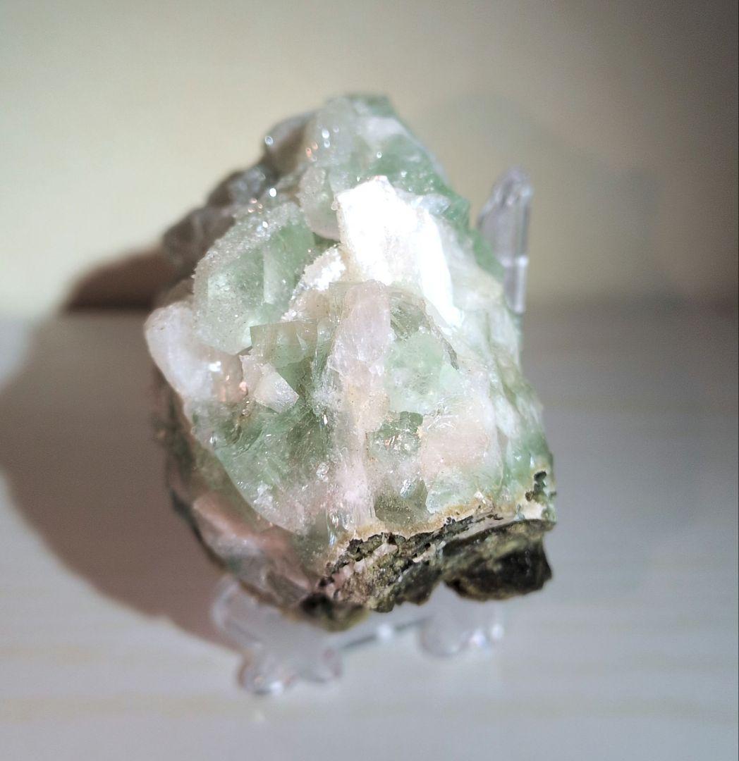 グリーンアポフィライト （魚眼石）　鉱物標本