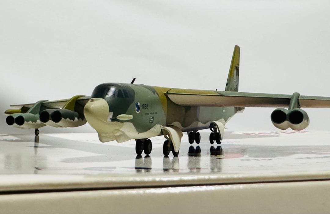 航空機・ヘリコプター herpa 1/200 B-52H Stratofortress