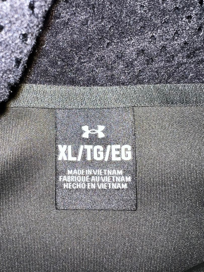 XL UNDER ARMOUR フード付きジャケット