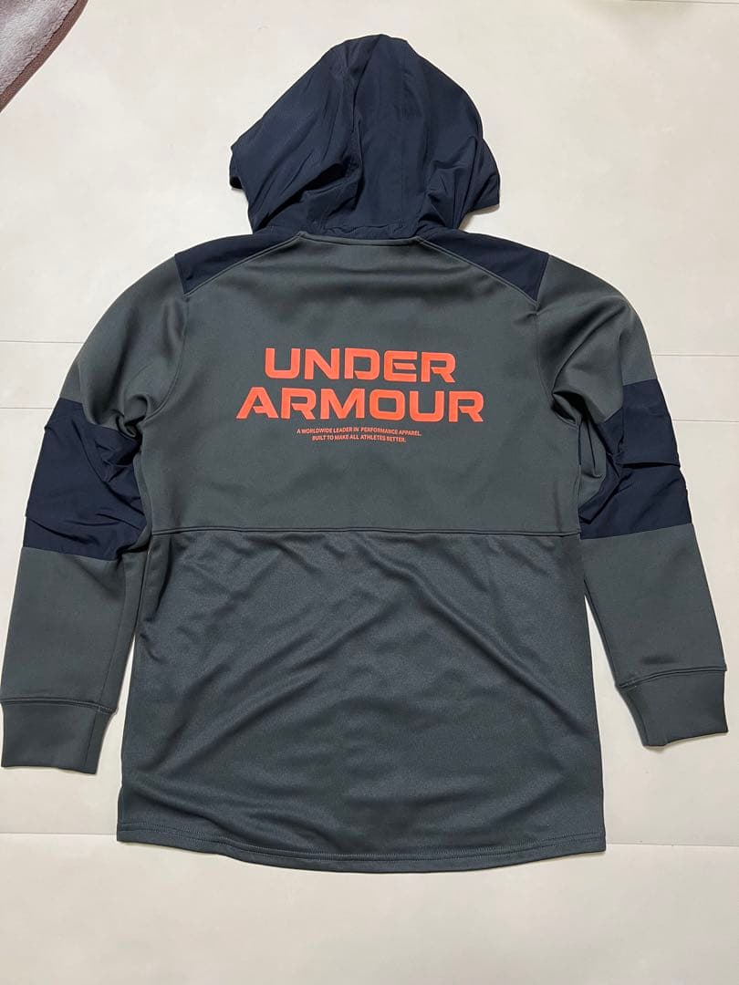 XL UNDER ARMOUR フード付きジャケット