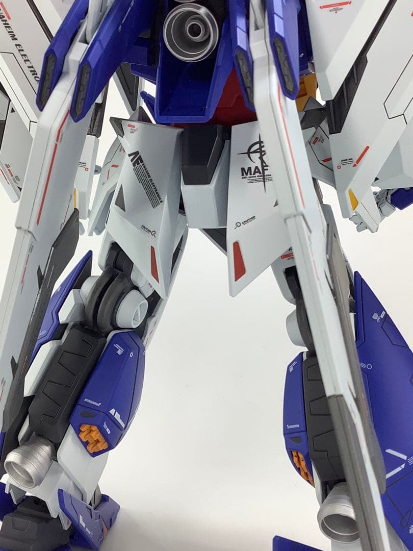 HGUC RX-105 クスィーガンダム　塗装済完成品