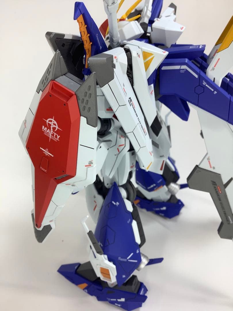HGUC RX-105 クスィーガンダム　塗装済完成品