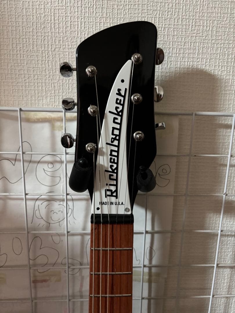 Rickenbacker 325タイプ
