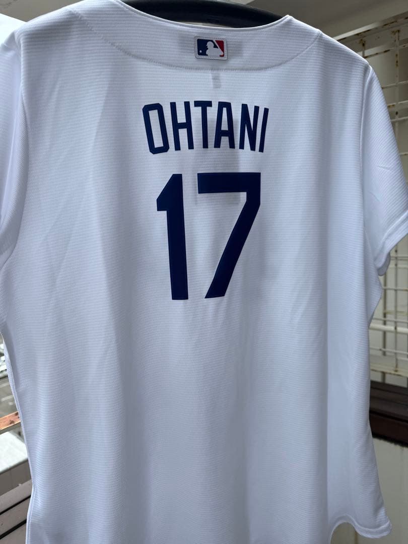ドジャースタジアム　大谷翔平　17 ユニフォーム　新品です♪