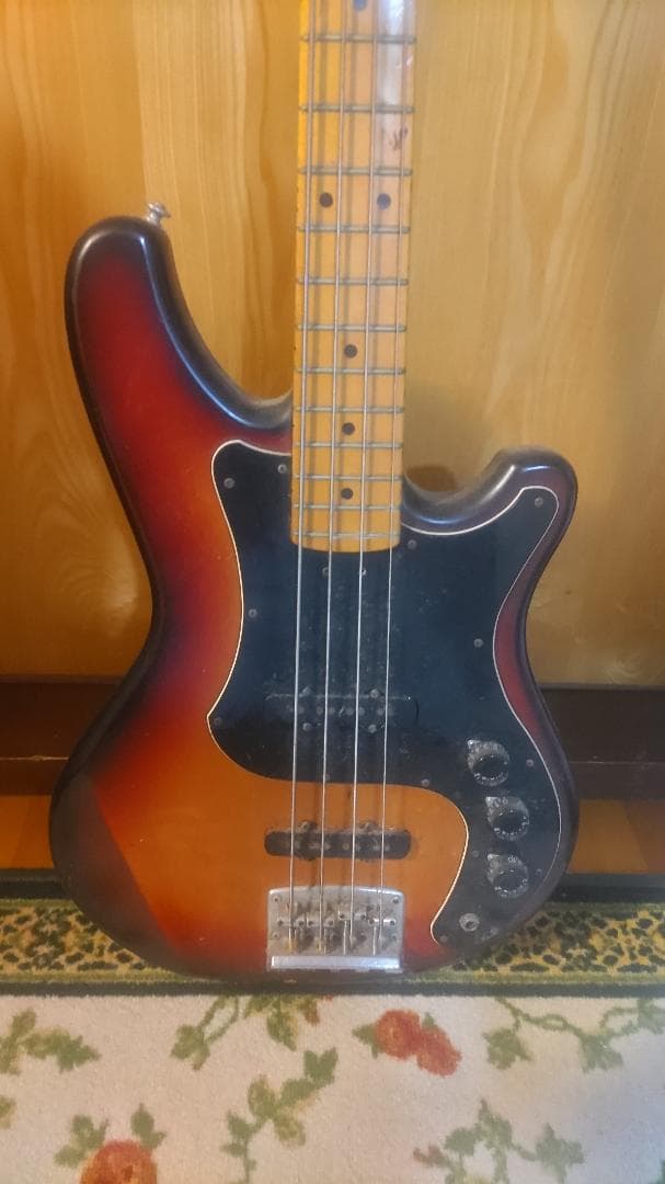 Yamaha Super Bass 600 サンバースト