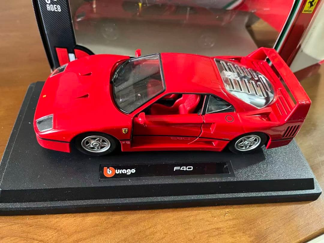 ミニカー1/24Ferrari F40Bburago