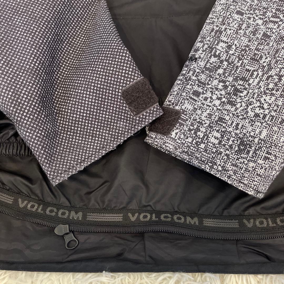 BURTON　VOLCOMレディース　ジャケット＋パンツ　スノーボードウェア