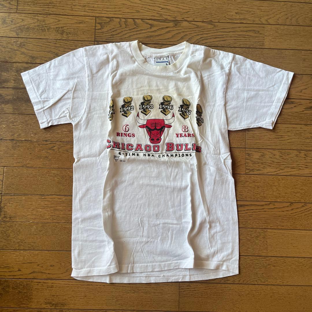 1997年1998年シカゴブルズ優勝記念新聞、ビデオ、指輪、Tシャツセット