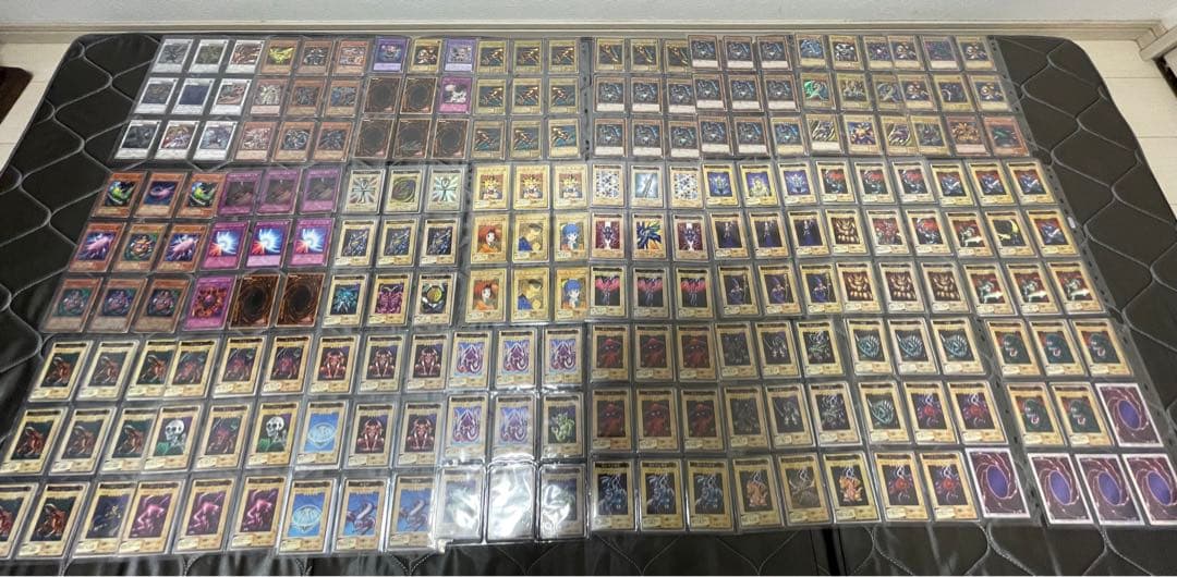 遊戯王カード　まとめ売り② 押入れ　未開封パック　初期　レリーフ　バンダイ