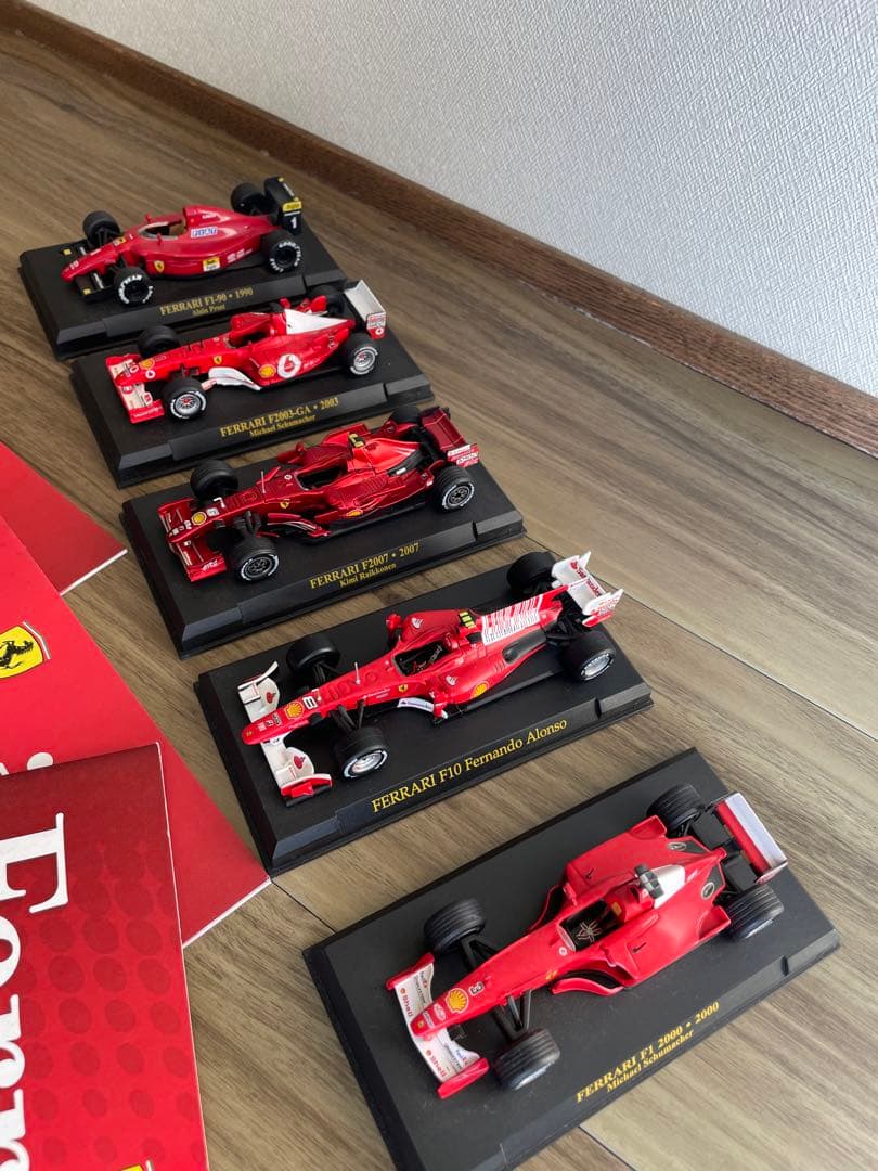 Ferrari F1 ミニカーセット 5台と書籍・DVD デアゴスティーニ