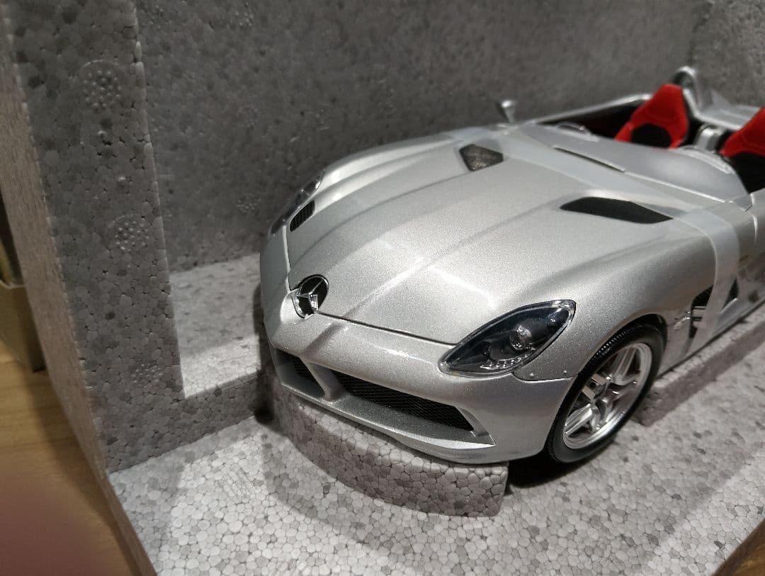 1/18 メルセデスベンツ　SLR　マクラーレン　スターリングモス　ミニカー