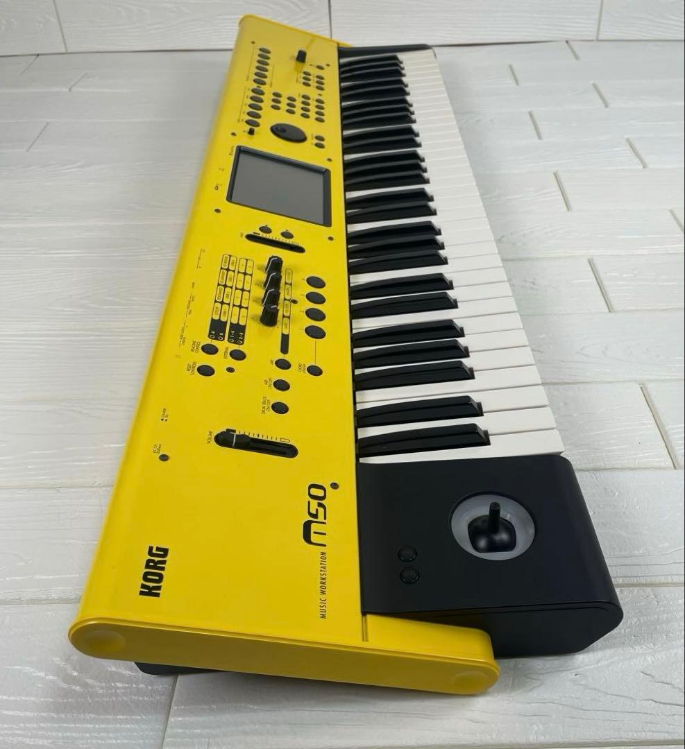 【希少】コルグ　KORG M50 シンセサイザー 61鍵 限定カラー　イエロー