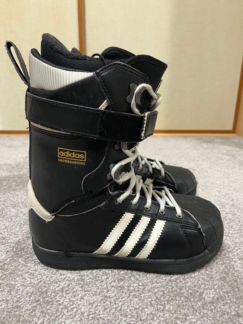 adidas スノーボードブーツ 黒/白