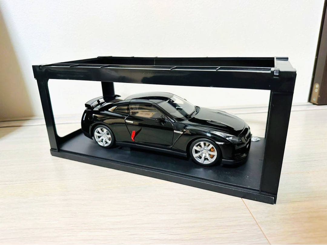 Nissan GT-R 1/18 ブラックモデルカー