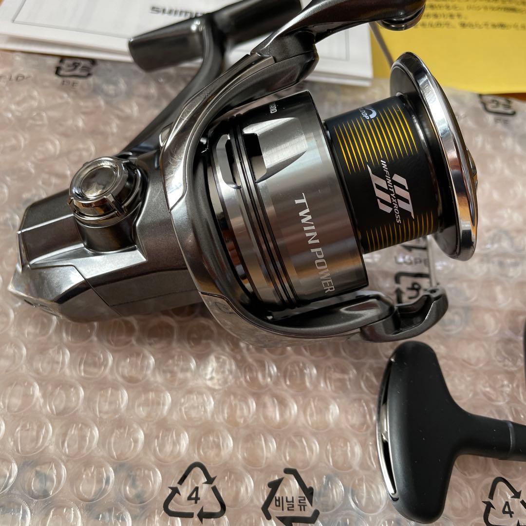 SHIMANO 24TWIN POWER 4000XG スピニングリール