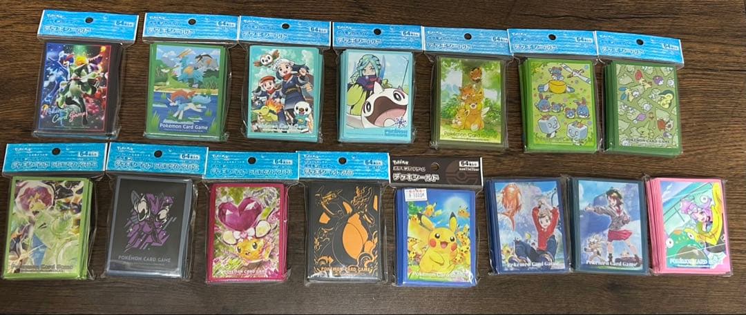 ポケモン　デッキシールド　スリーブ　15個まとめ売り ピカチュウ　リザードン