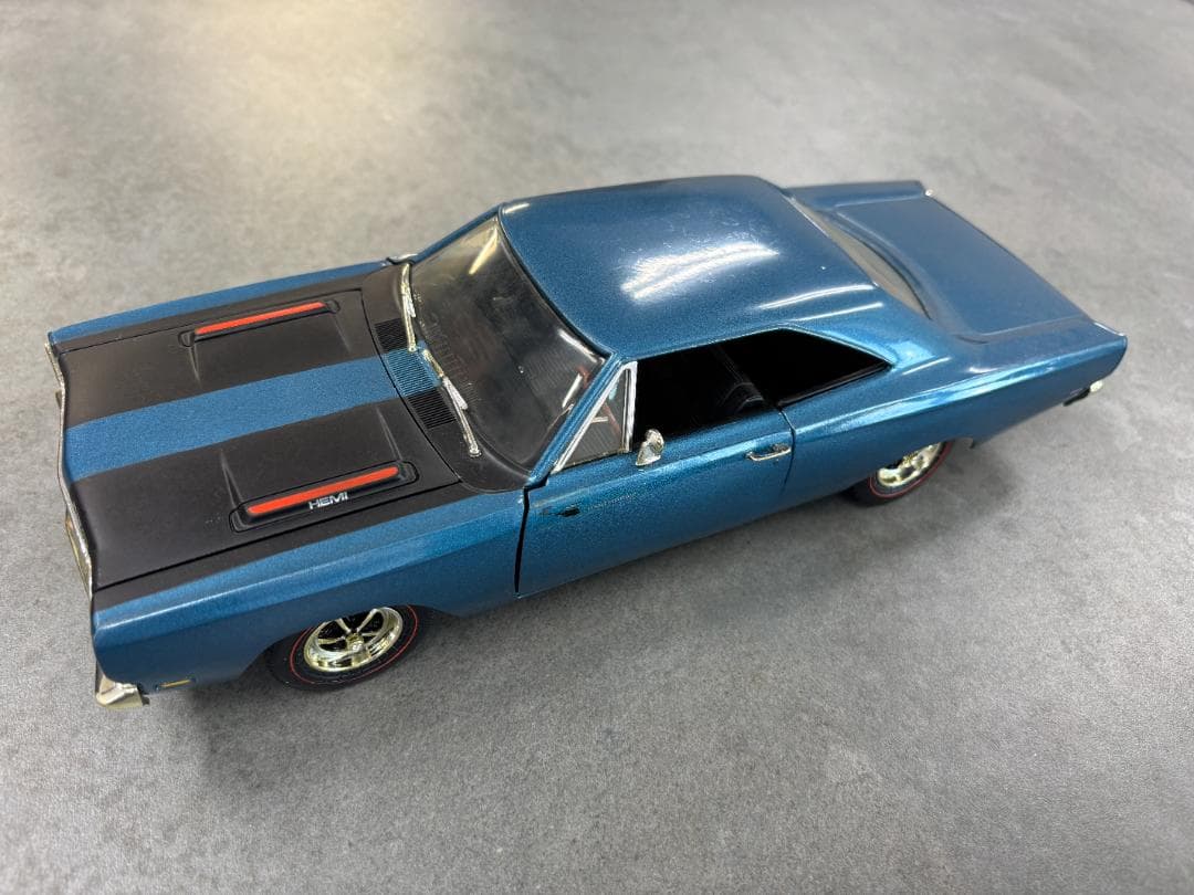 自動車 ERTL CHRYSLER 1969 PLYMOUTH 1/18