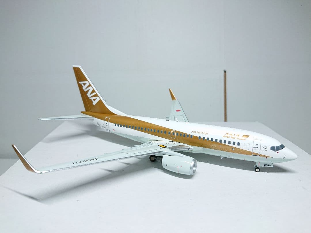 JC WINGS 1/200 B737-781 ANA ゴールドジェット
