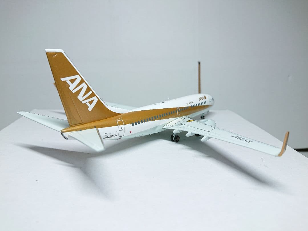JC WINGS 1/200 B737-781 ANA ゴールドジェット