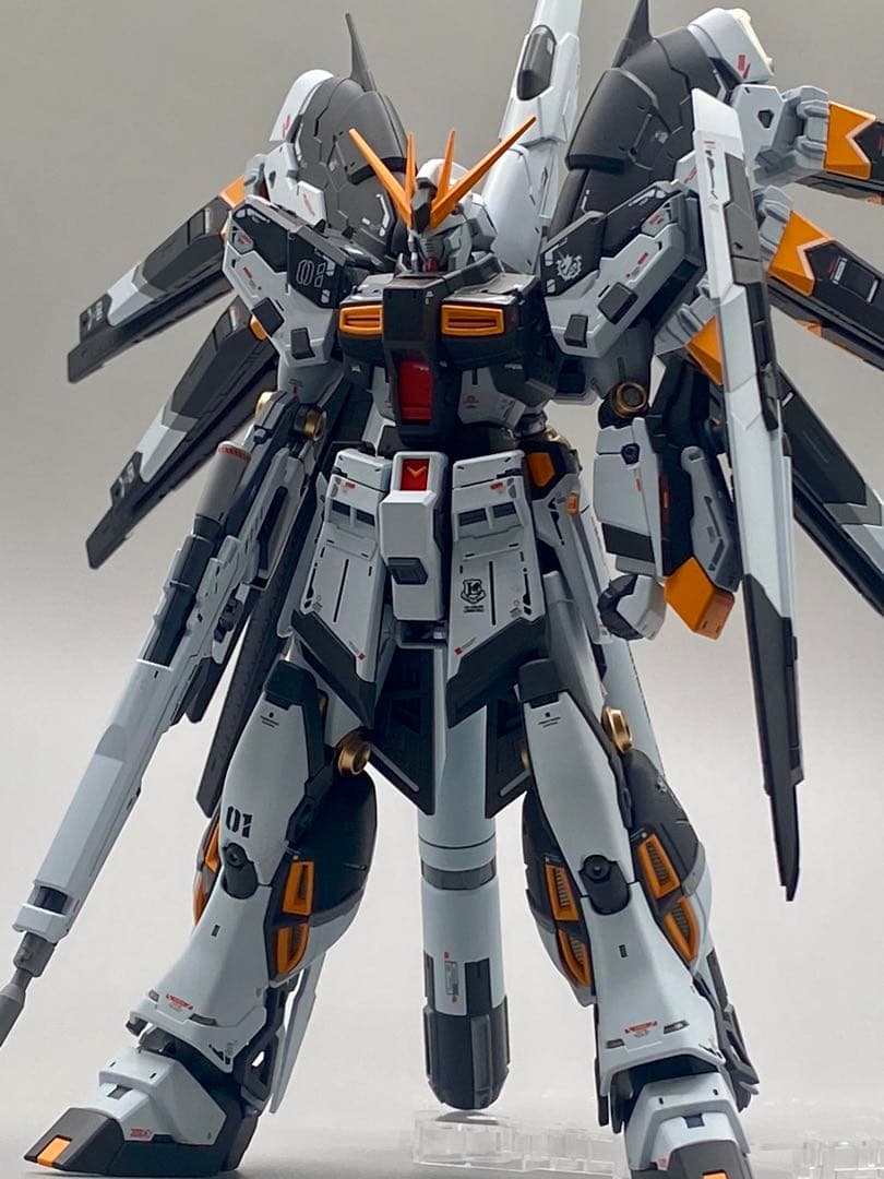 ガンプラRG Hi-νガンダム 塗装済み完成品 ハイニューガンダム 全塗装