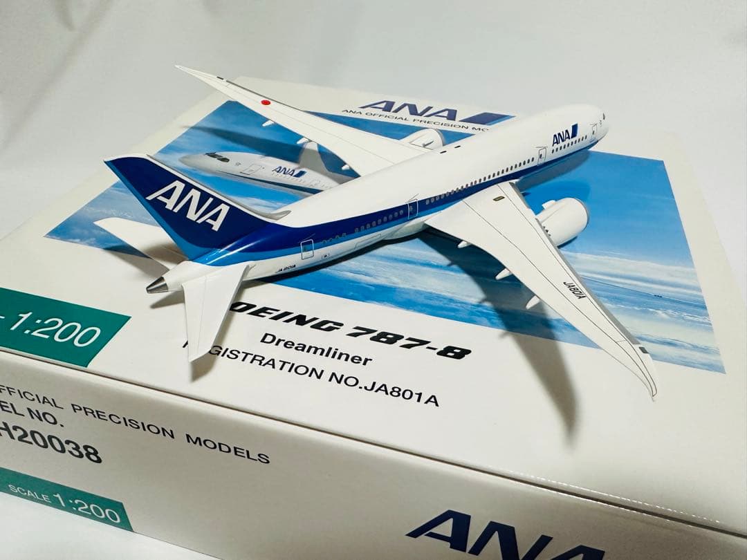 全日空商事 1/200 ANA 787-8 Dreamliner NH20038