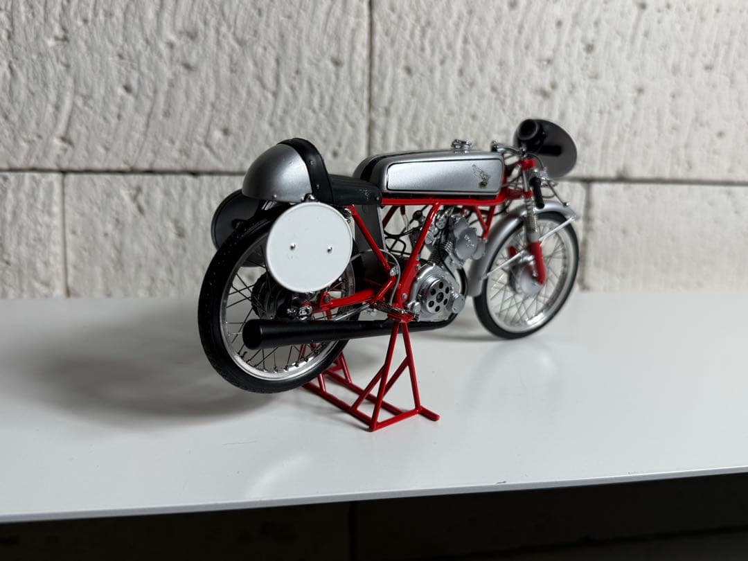 エブロ　1/10スケール　ホンダ CR110 カブ レーシング 1962
