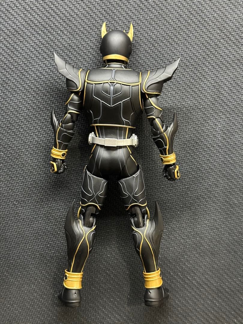 真骨彫　SHFiguarts 仮面ライダークウガ アルティメットフォーム