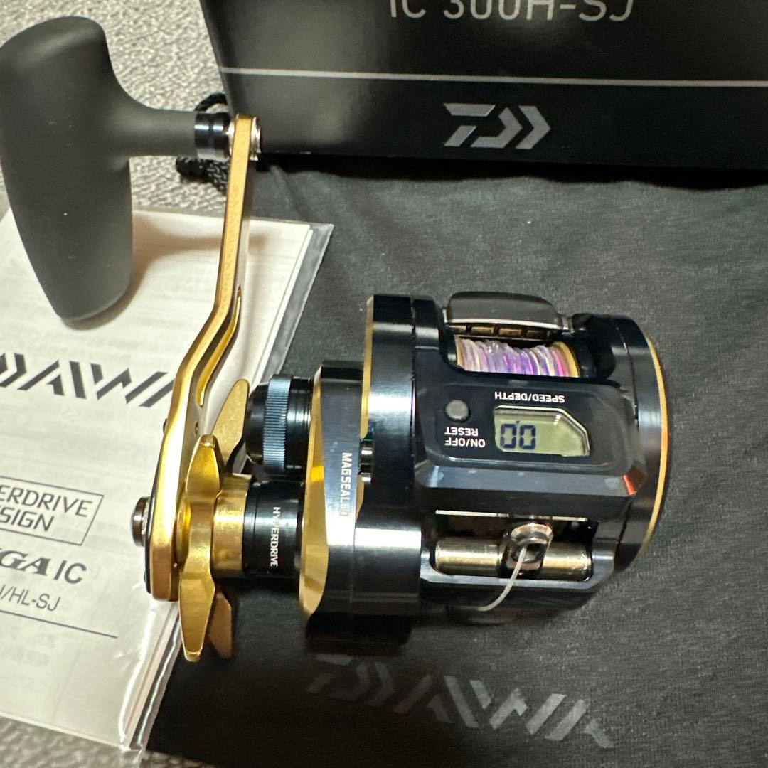 21 SALTIGA IC 300H-SJ 右ハンドル DAIWA