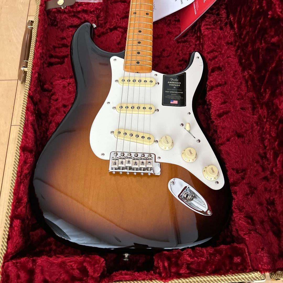 タンさん　定価35万超【美品】Fender アメビンII 57ストラト
