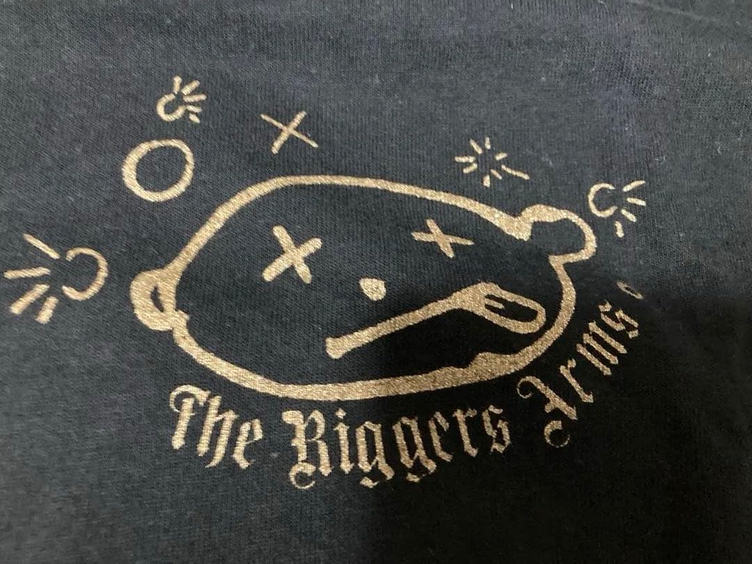 The Biggers' Arms Tシャツ