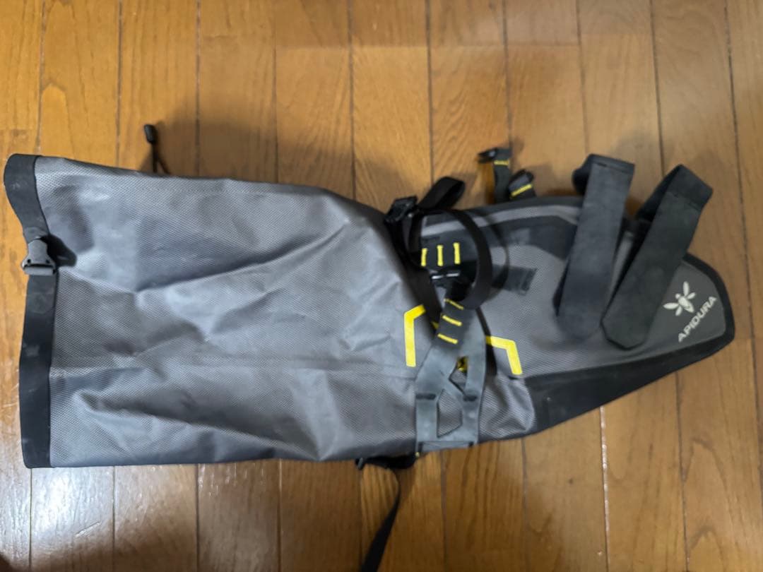APIDURA ドライ（Expedition）ミドルサドルバック14リットル
