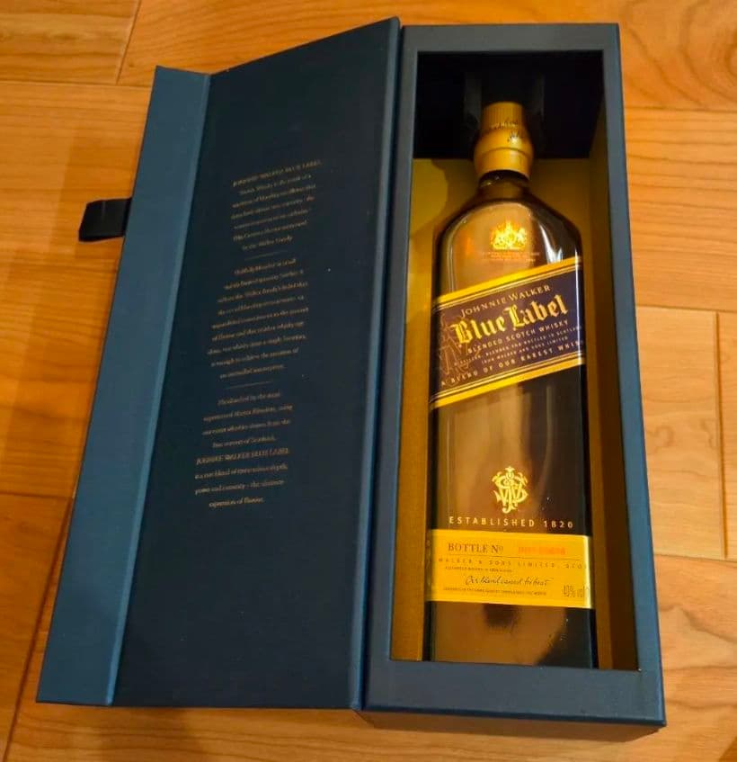 ホワイトMACKAY.ジョニーウォーカー 青1L.COURVOISIER未開栓