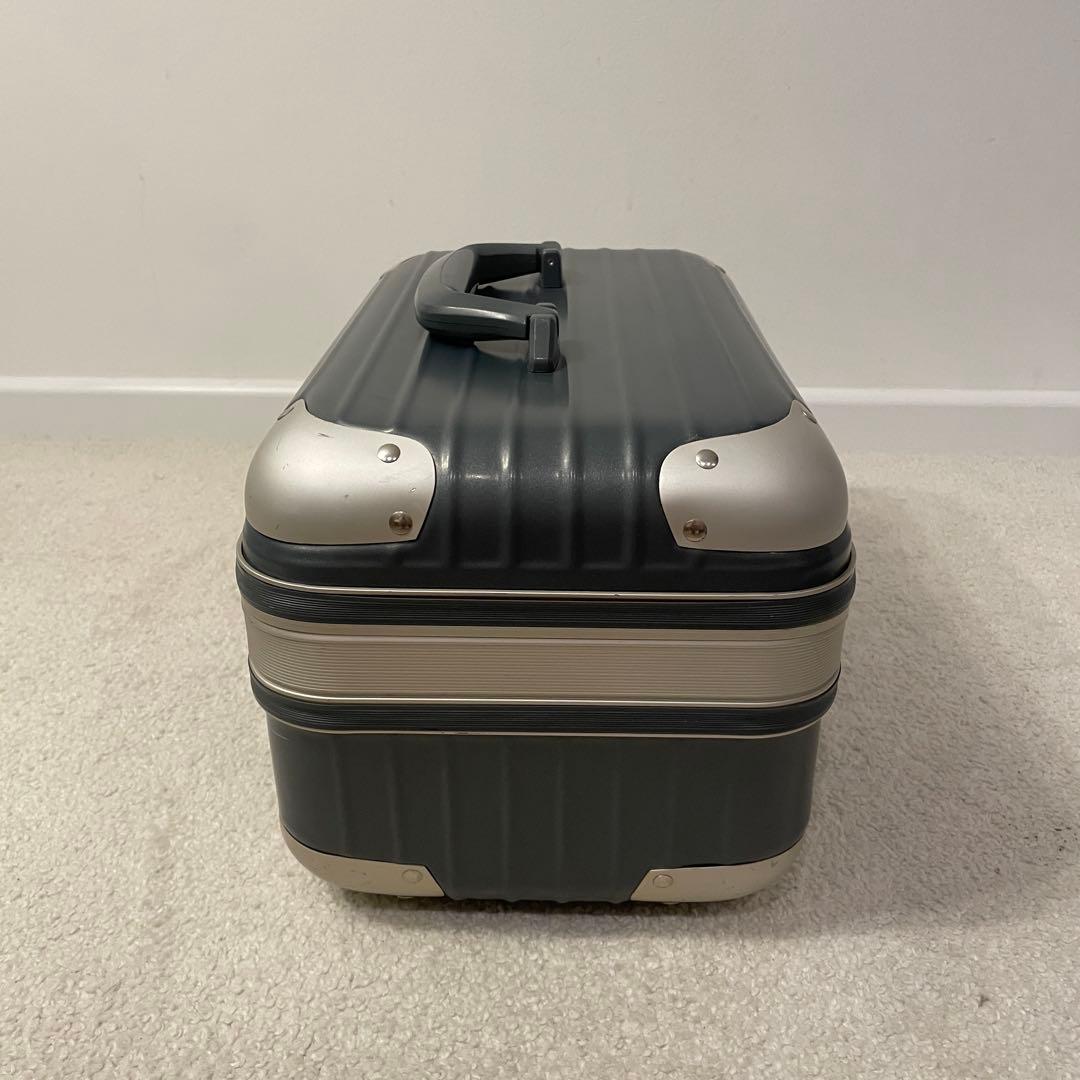 【美品】RIMOWA Limbo ビューティーケース 18L マットグレー 鍵付