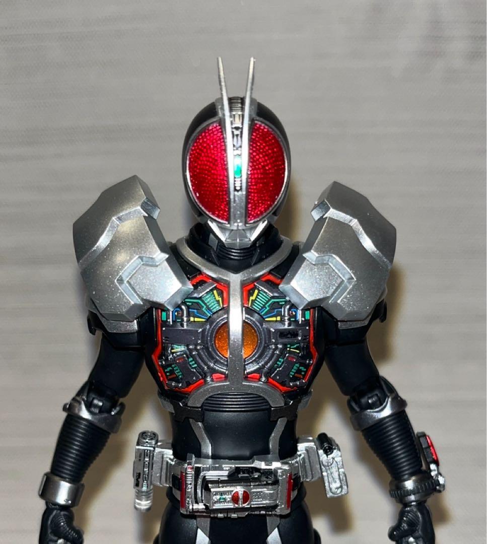 S.H.Figuarts(真骨彫製法)仮面ライダーファイズ アクセルフォーム