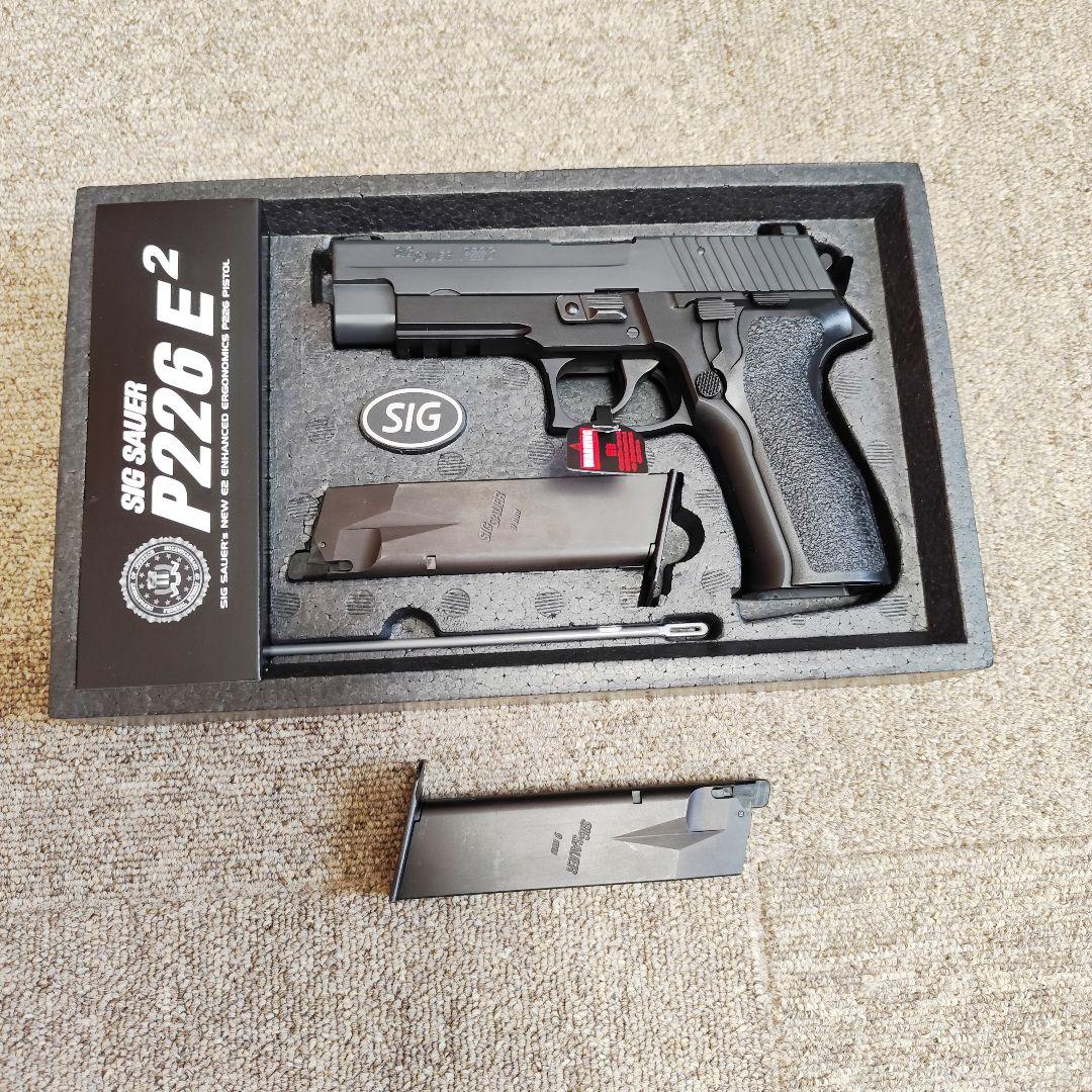 東京マルイ SIG SAUER P226 E2 ガスブローバック + マガジン